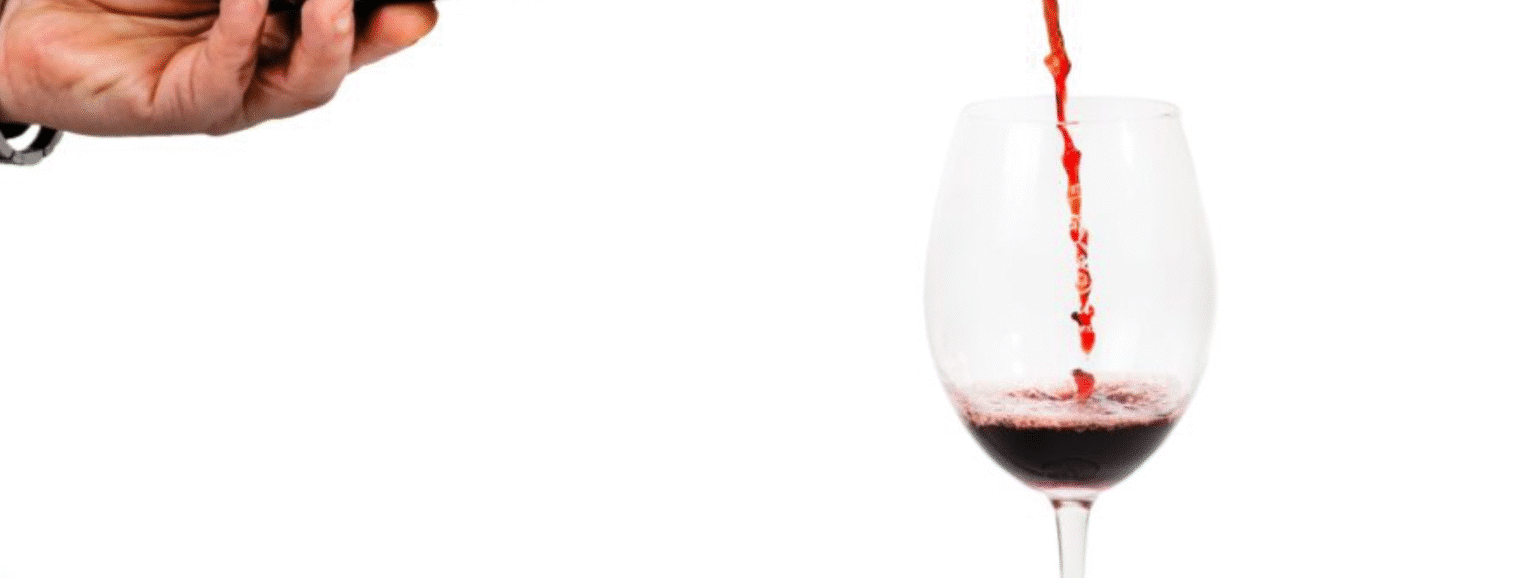 Vin de Coacăze Negre Licoarea Nămăeștiului Tradiții și Gust