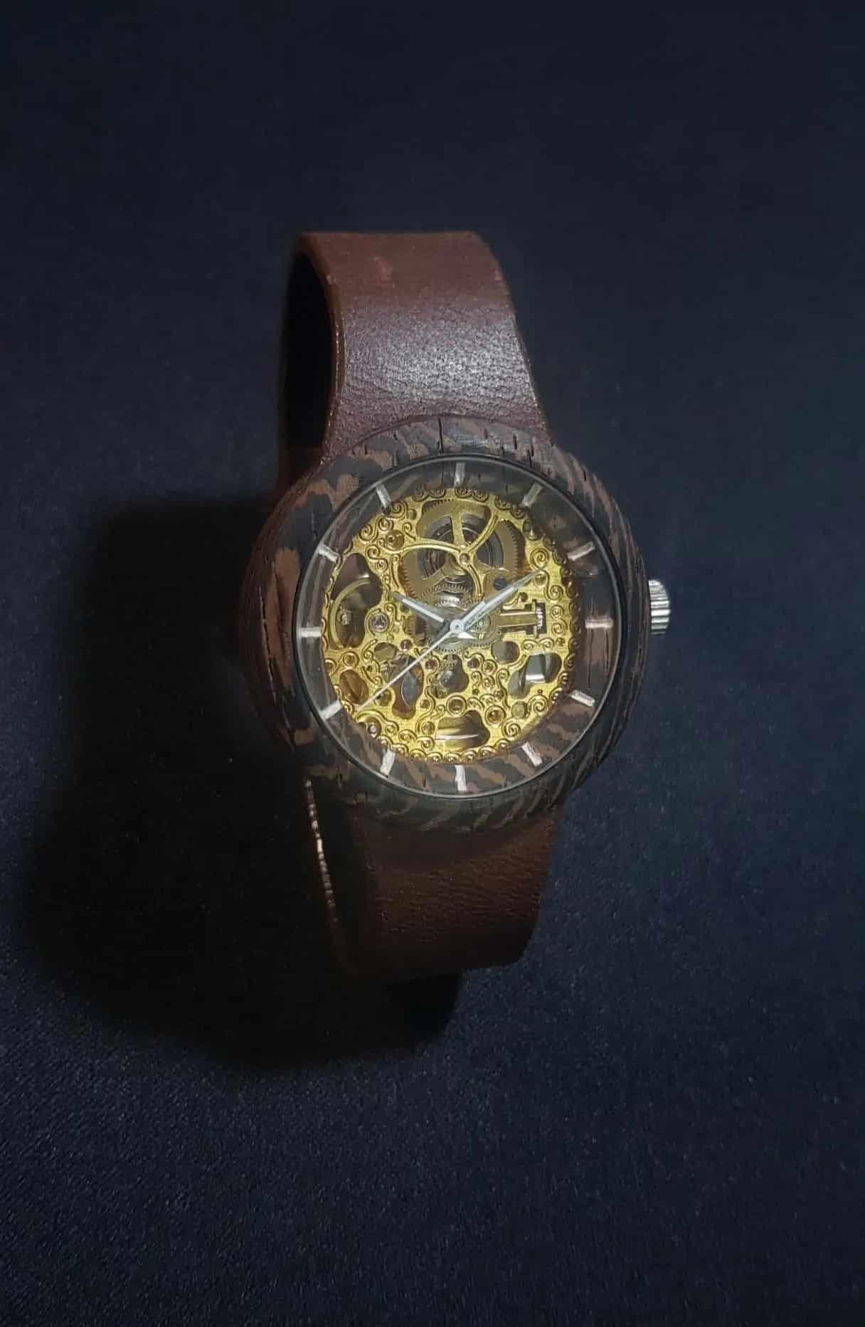 Bilius - ceasuri din lemn, fabricate manual, în România